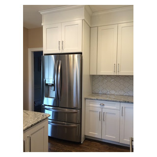 Waypoint Painted Linen Cabinets - Kitchen - Bridgeport - by Design ...
