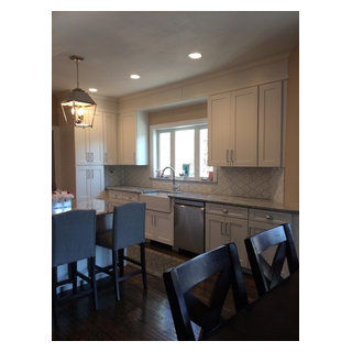 Waypoint Painted Linen Cabinets - Kitchen - Bridgeport - by Design ...