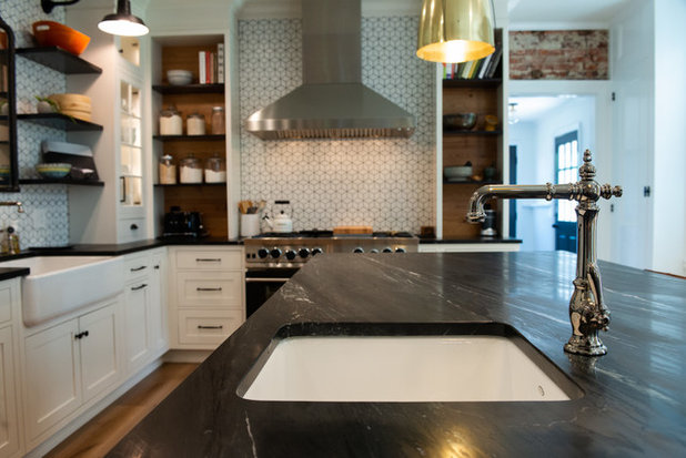 Kitchen Update Befitting an 1880s Federal-Style House