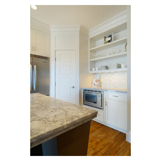 White & Grey Kitchen - Contemporary - Kitchen - Calgary - by Veranda ...