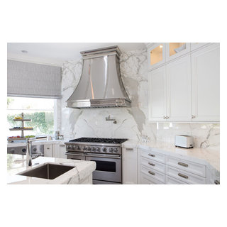 White Cape Cod Kitchen - Traditional - Kitchen - Los Angeles - by ...