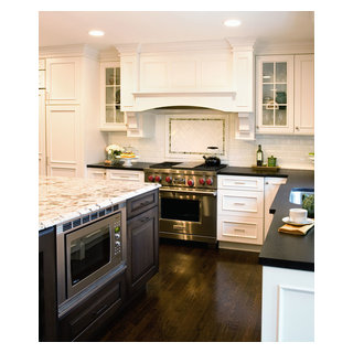 White Chocolate Kitchen in Wheaton - Traditional - Kitchen - Chicago ...