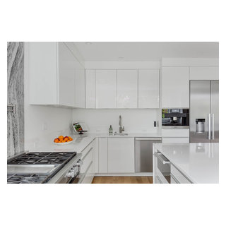 White Cliff & Roxwell Cambria Quartz Kitchen (Mitered Waterfall Island ...