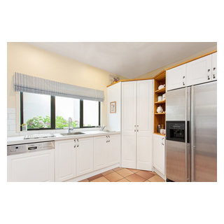 White Country Kitchen - Country - Kitchen - Christchurch - by Panelform ...