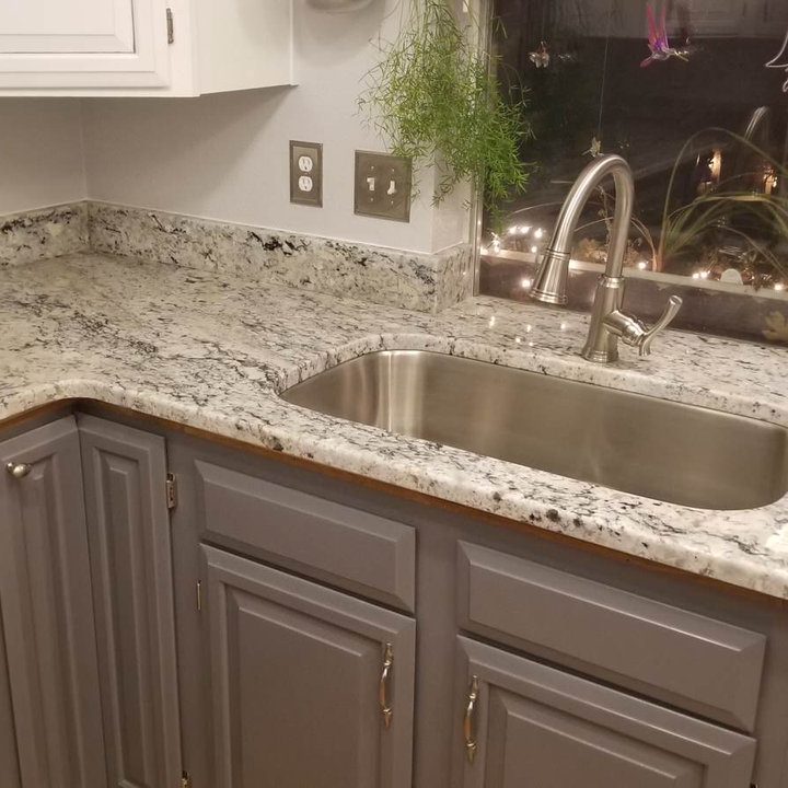 White Ice Granite Countertop - Photos & Ideas | Houzz