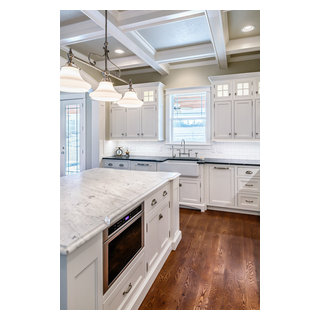 White Inset with Curved Armoire Refrigerator - Küche - Cincinnati - von ...