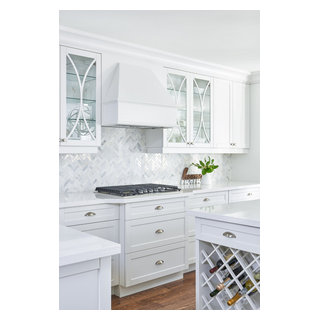 WHITE KITCHEN MAIN FLOOR RENO - Traditional - Kitchen - Toronto - by ...