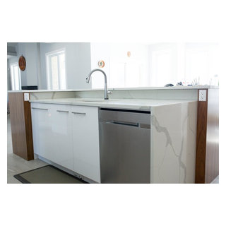 White Modern Kitchen - May 2017 - Modern - Kitchen - Toronto - by ...