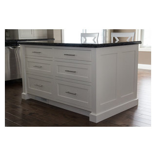 White Shaker style island - Contemporary - Kitchen - Toronto - by J ...