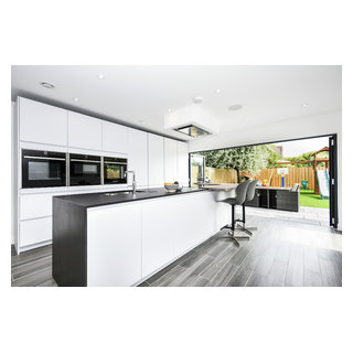 White Watermark Kitchen - Contemporary - Kitchen - Buckinghamshire - by ...