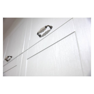 White wood grain - Classic design - Contemporary - Kitchen - Chennai ...