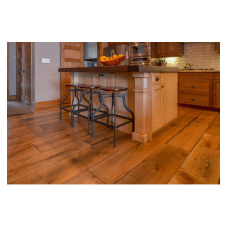 Wide Plank Natural White Oak Flooring in a Rustic Lake House - Rustico ...