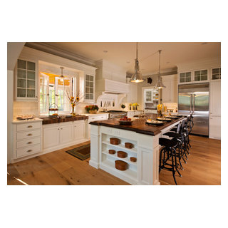 Witt Construction Carriage Home - Farmhouse - Kitchen - New York - by Randall Perry Photography ...