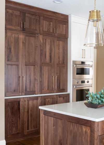 Kitchen of the Week: Creamy White, Warm Walnut and a New Layout