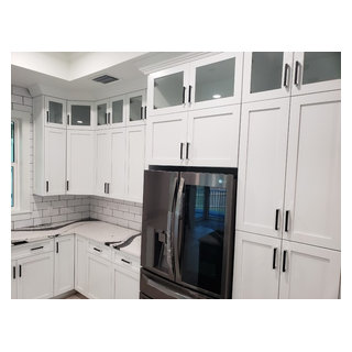 Yale St. Kitchen - Transitional - Kitchen - Tampa - by Stylecraft ...