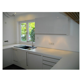 BAX Küche in weiß Hochglanz Schichtstoff. Geräte von Miele ...