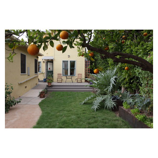 UC Verde Buffalo Grass Meadow - Farmhouse - Landscape - Los Angeles ...