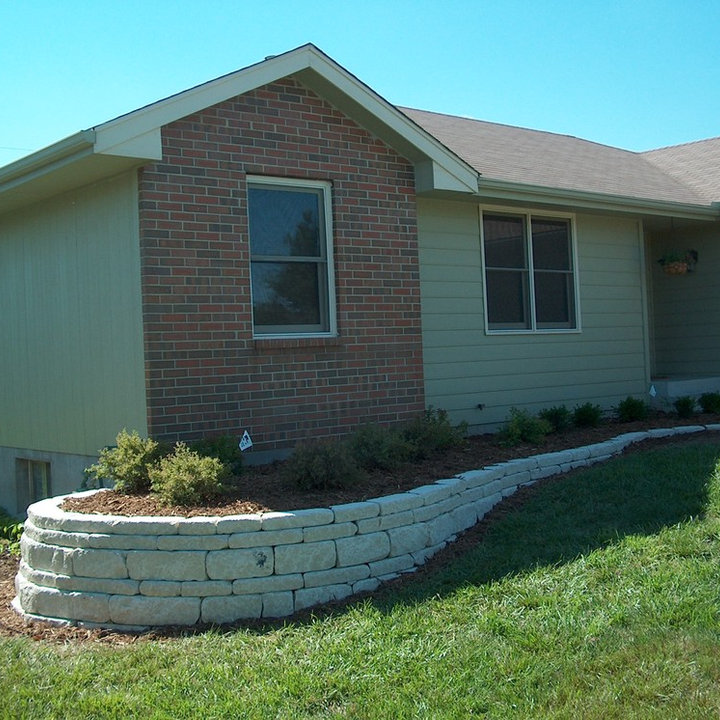 Limestone Retaining Wall - Photos & Ideas | Houzz