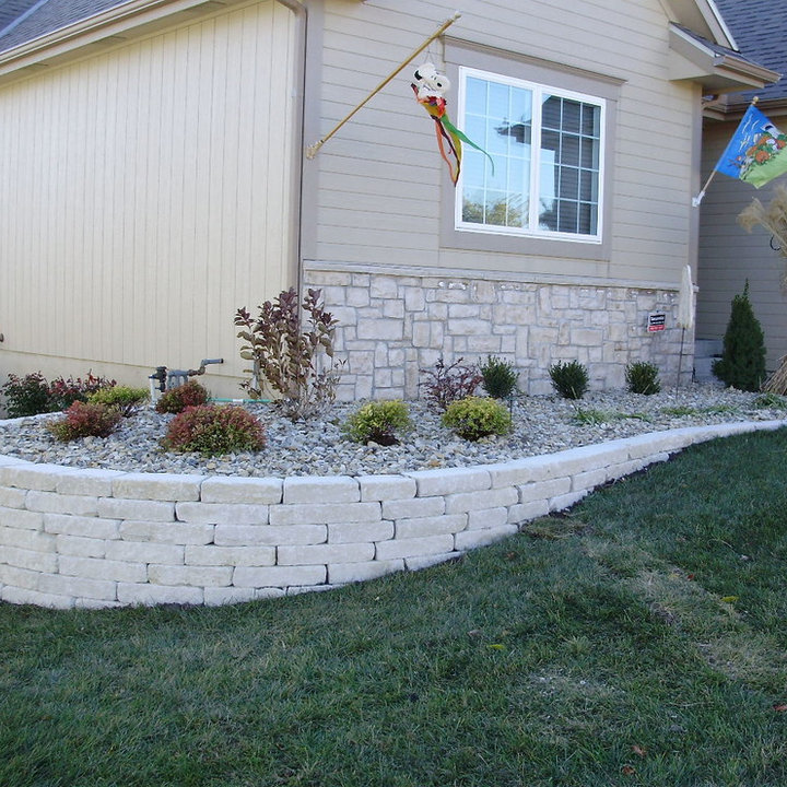 Limestone Retaining Wall - Photos & Ideas | Houzz