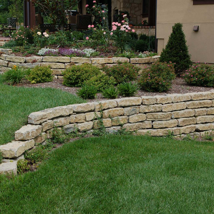 Limestone Retaining Wall - Photos & Ideas | Houzz