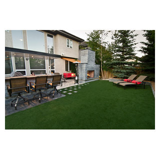 70s inspired Edmonton back yard - Contemporary - Garden - Toronto - by ...