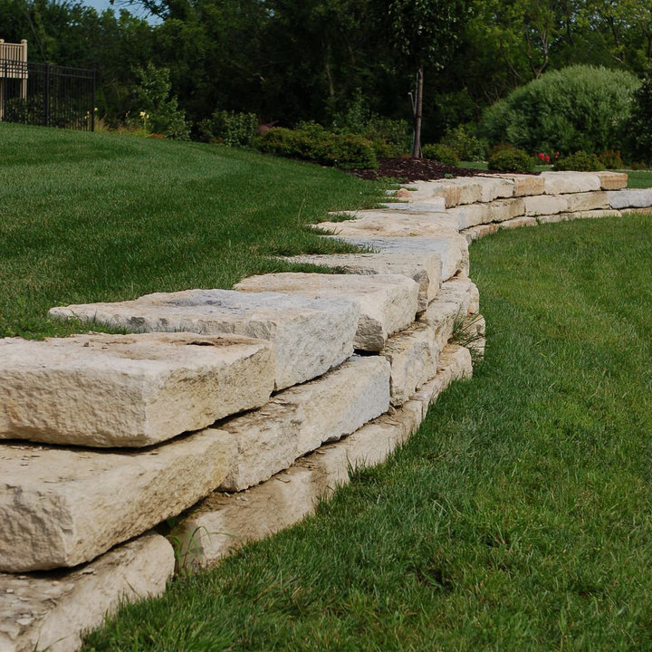 Limestone Retaining Wall - Photos & Ideas | Houzz