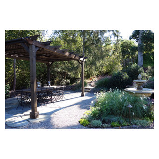 A Traditional Landscape Loses the Lawn & Overgrown Shrubs To Low-Water ...