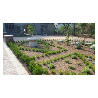 Altadena Home - Traditional - Landscape - Los Angeles - by Lambaren ...