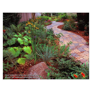 An Inviting Path to Explore The Garden. Minnesota Landscape Design ...