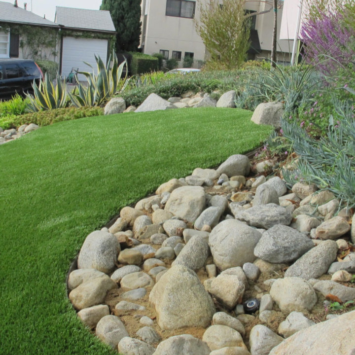 Artificial Grass And Rock Front Yard - Photos & Ideas | Houzz