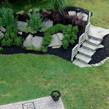 Privacy Berm - Photos & Ideas | Houzz