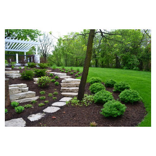 Barrington Hillside - Traditional - Landscape - Chicago - by Great Oaks ...