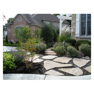 Flagstone stepper path perennial Landscape Gardens - Traditional ...