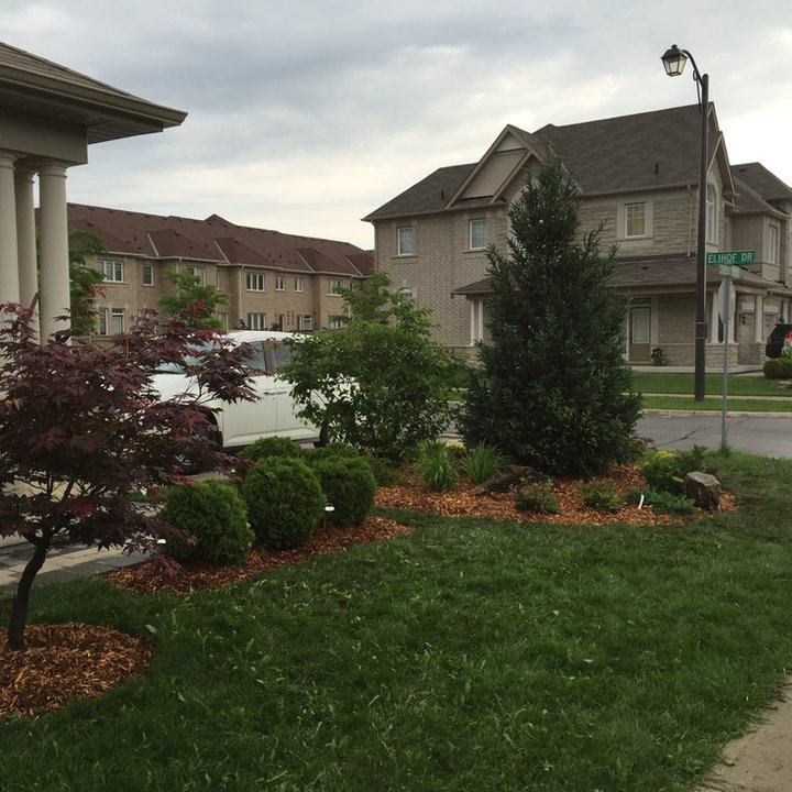 Corner Lot Landscaping Ideas - Photos & Ideas | Houzz