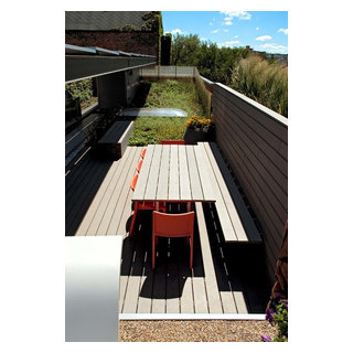 Built-in-bench and custom table connect to deck and privacy wall ...