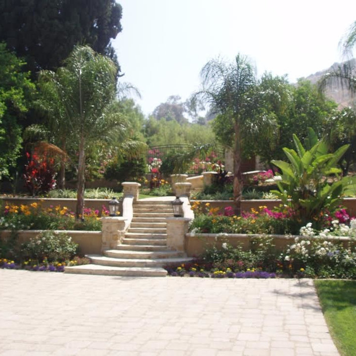 75 Brick Retaining Wall Landscape Ideas You'll Love - September, 2025 ...