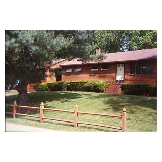 Cedar Post and Rail Fence with Square Rails - Traditional - Garden ...