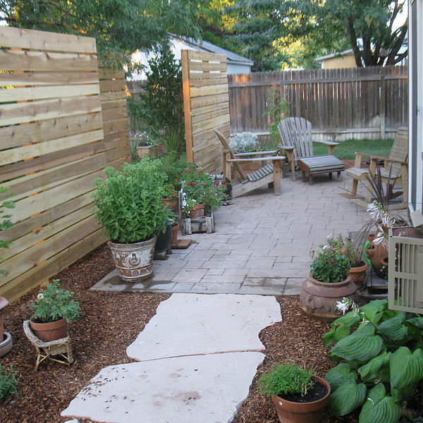 Cedar Privacy Screen - Photos & Ideas | Houzz