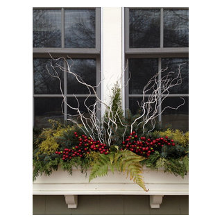 Christmas-themed window boxes with white willow twigs - Transitional ...
