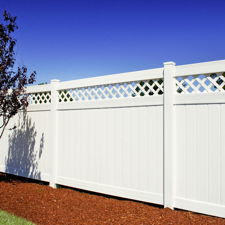 White Privacy Fence - Photos & Ideas | Houzz