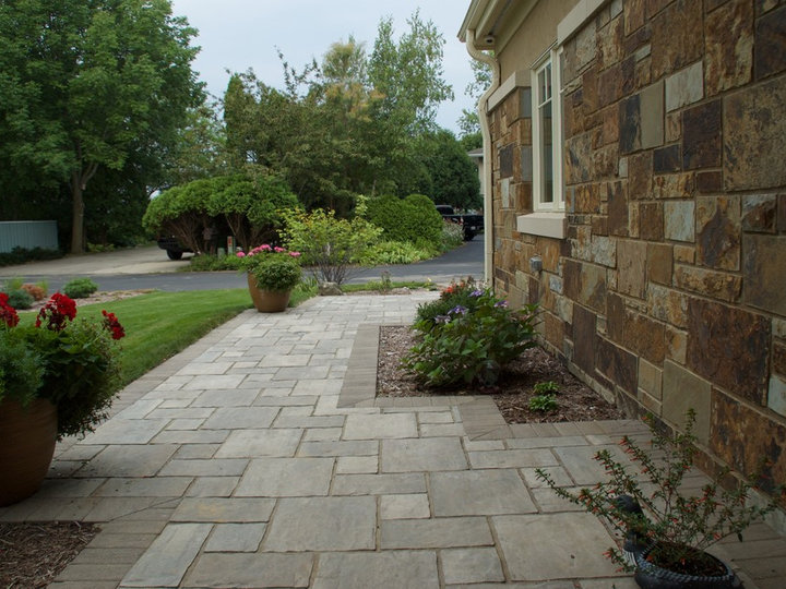 Contemporary Landscape – Brick Pavers – Evelyn Short