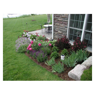 Condo Garden Renovation - Traditional - Landscape - Detroit - by ...