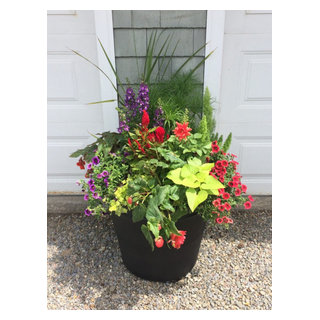 Containers - Landscape - New York - by Poplar Point Studio | Houzz