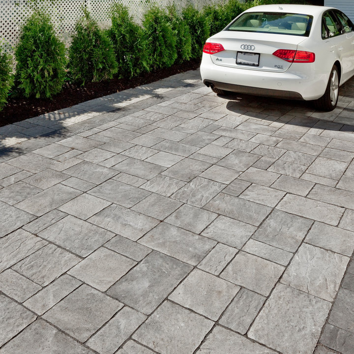 75 Beautiful Garden Driveway Ideas and Designs - Houzz