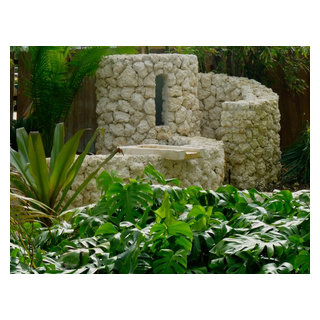 Coral stone wall water feature in Miami - Contemporain - Jardin - Miami ...