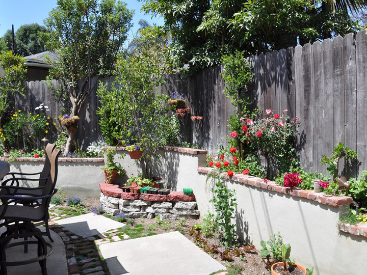 Retaining Walls - Traditional Landscape - John Scanlan