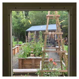 Crow's Nest Potager - Summer Blooms - American Craftsman - Garten - New ...