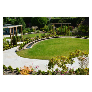 Curved Water Feature - Traditional - Garden - West Midlands - by Unique ...