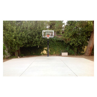 David L's Pro Dunk Gold Basketball System on a 25x25 in Woodland Hills ...