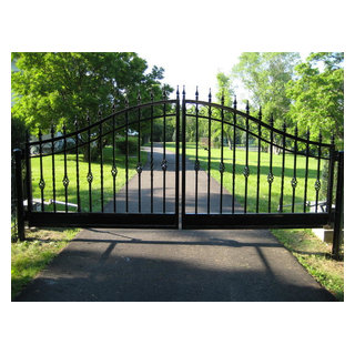 Dean Gate - Traditional - Landscape - Chicago - by Schulte Studios, Inc ...